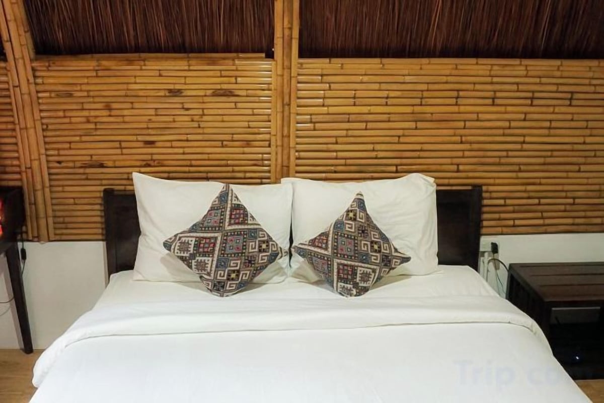 Roupas de cama premium, camas Select Comfort, frigobar