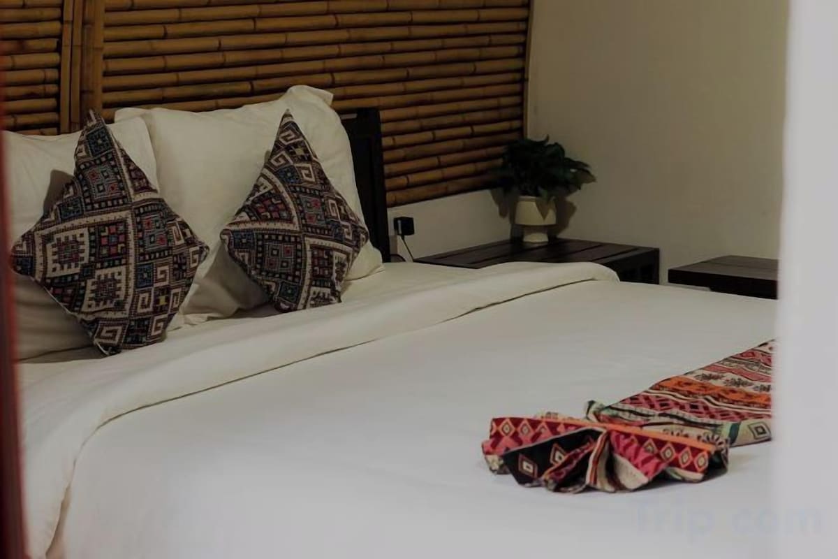 Roupas de cama premium, camas Select Comfort, frigobar