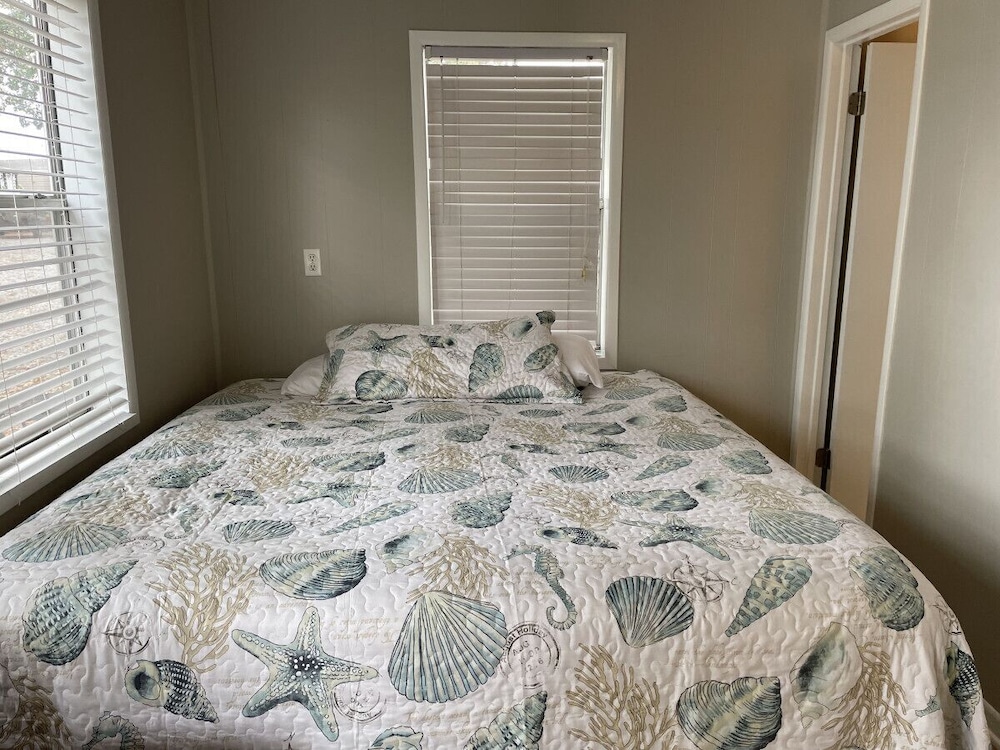 Cozy Cabin At Lake Texoma: Cabin 2 - Lake Texoma