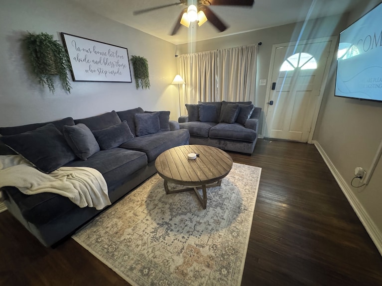 Cozy Pet-friendly Home Close To Everything-king Bed - Fort Worth, TX