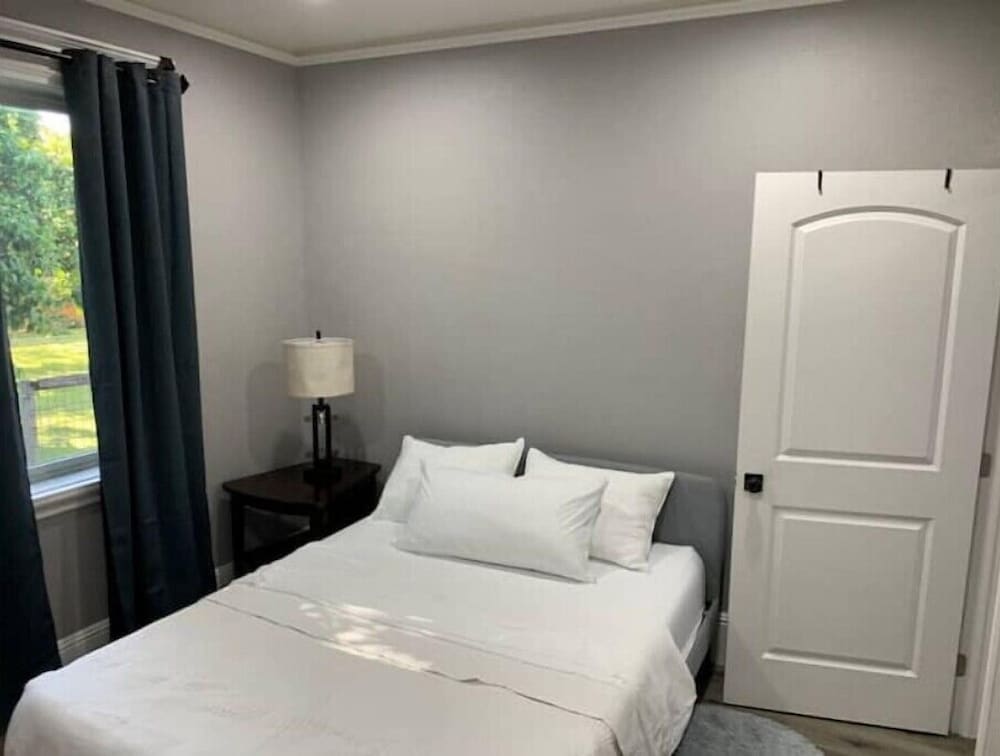 Home Near Sap Center & Downtown San Jose - Los Gatos, CA