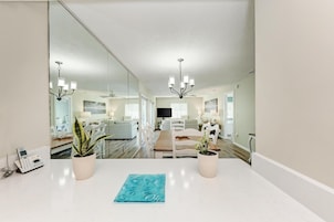 Apartamento em Condomínio Fechado, várias camas (Anna Maria Island Beach Palms 8B) | Interior