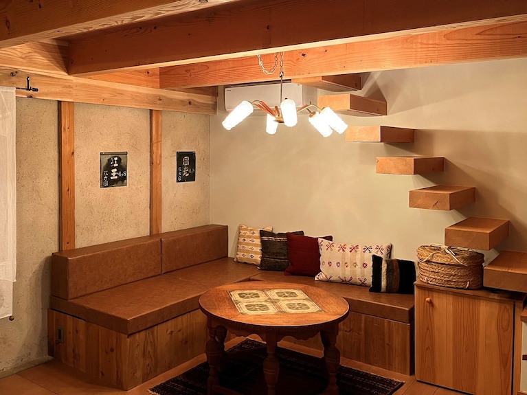 A Historic Warehouse Inn Surrounded By Naganos Na - The Bath Bed Obuse \/ Kamitakaigun Nagano - Nagano