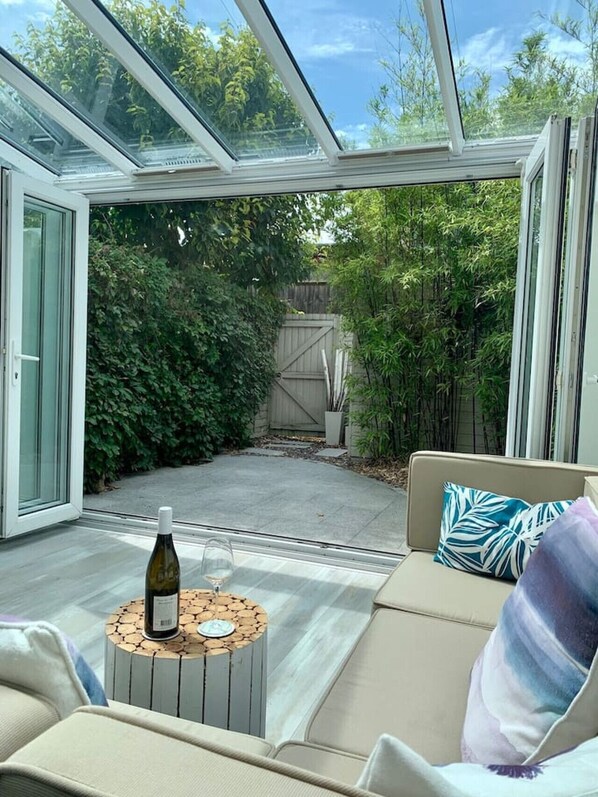 Stunning, stylish, peaceful house near Station Reviews, Deals & Photos ...