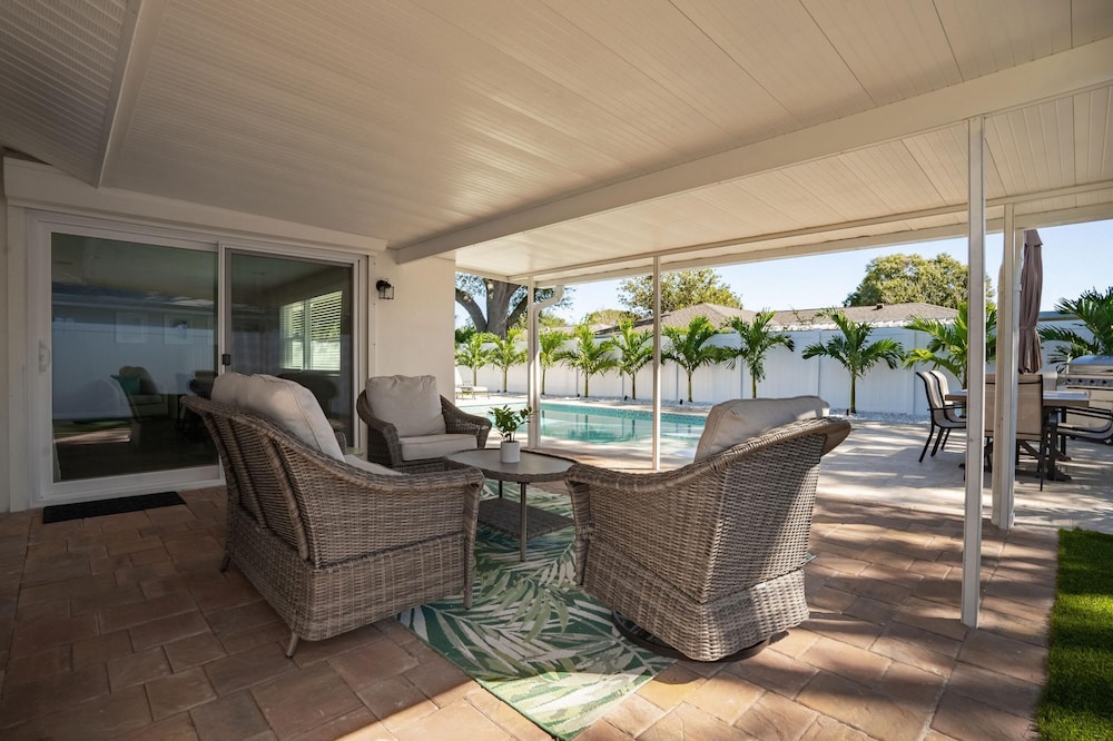 Heated Pool Hot Tub Clearwater Dunedin Pet Friendly - Clearwater