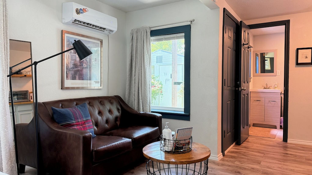 1br Apt | 8 Min To Integris Baptist Medical | Kitchen, Wi-fi, Free Parking #34b - Oklahoma City