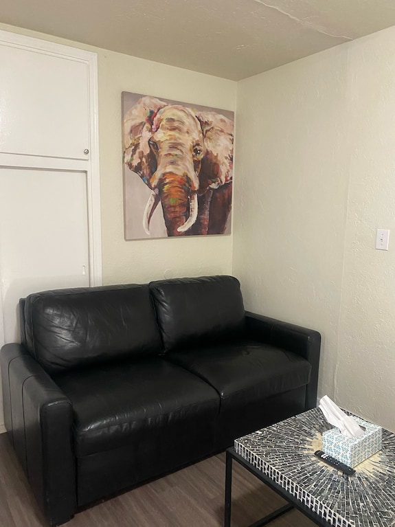 1br Apt | 5 Min To Okc Zoo & Remington Park | Kitchen, Wi-fi, Free Parking #Tb - Oklahoma Lake