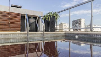 Piscina exterior sazonal