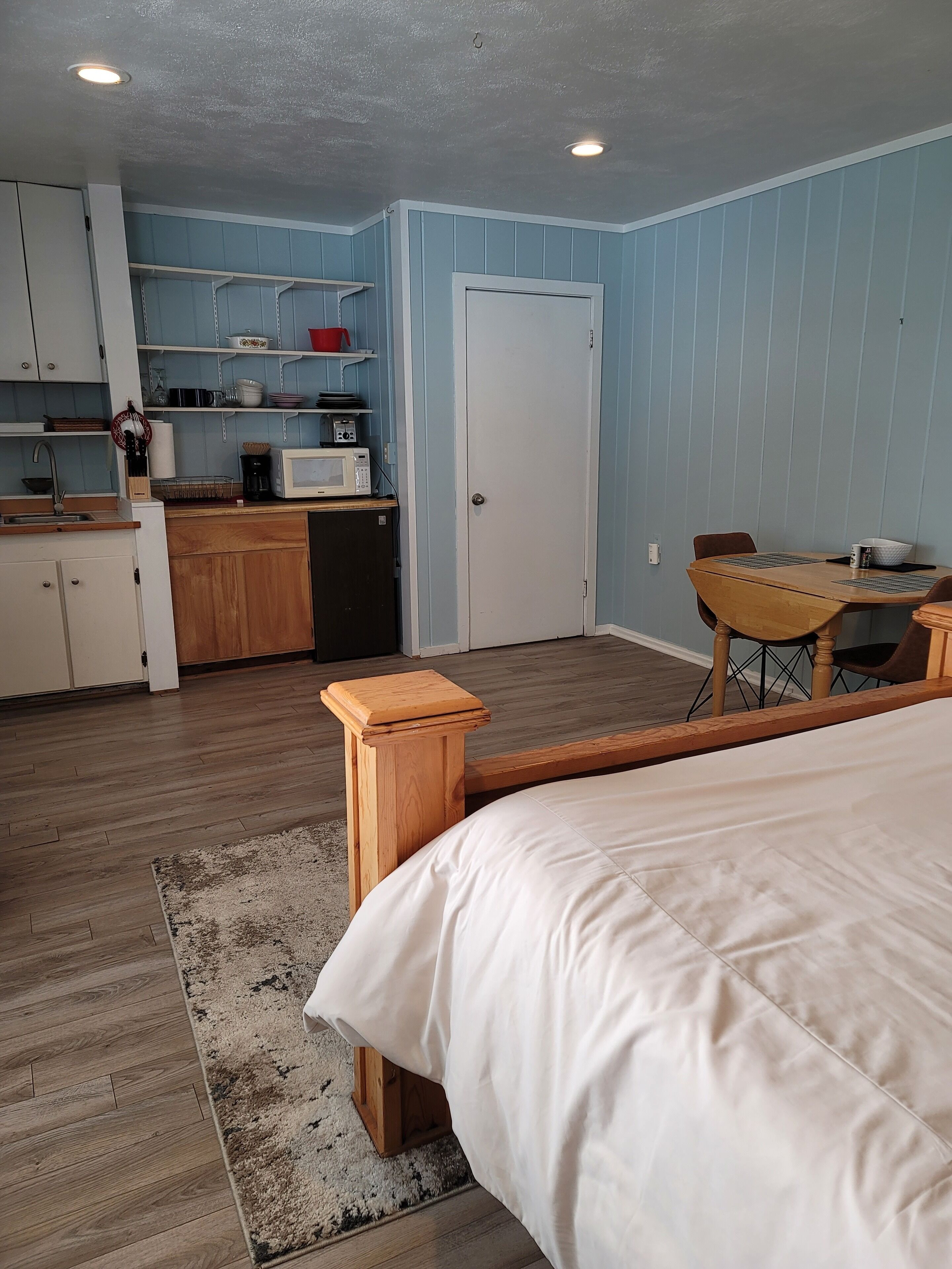 Mendocino Garden Studio #4, Full Kitchen - Mendocino, CA