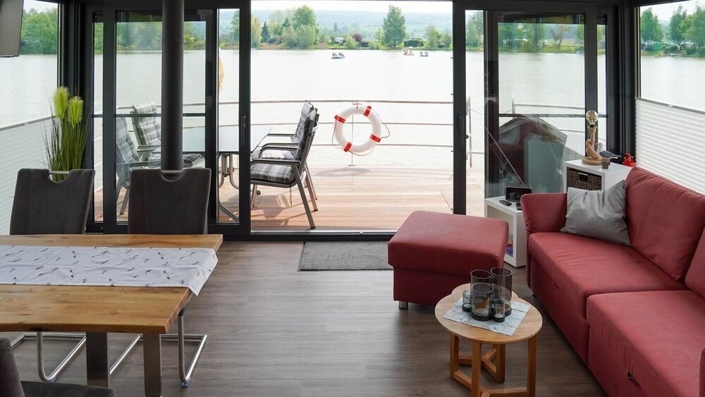 Hausboot für 4 Gäste mit 45m² in Höxter - Godelheim | Vrbo