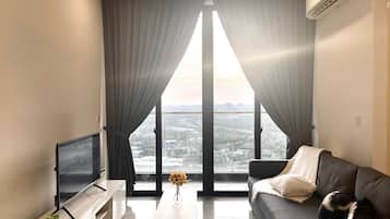 Estúdio Básico | Sala de estar | Smart TV de 40 polegadas com canais digitais, escritórios