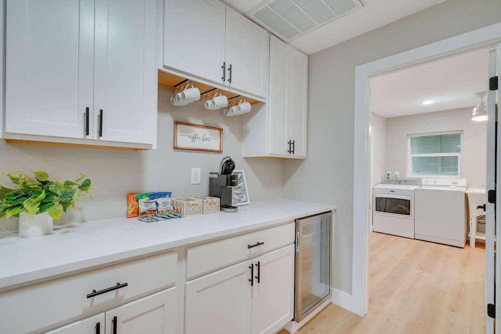 Cape Coral Home W/ Pool & Boat Dock, 5 Mi To Beach - Sanibel, FL