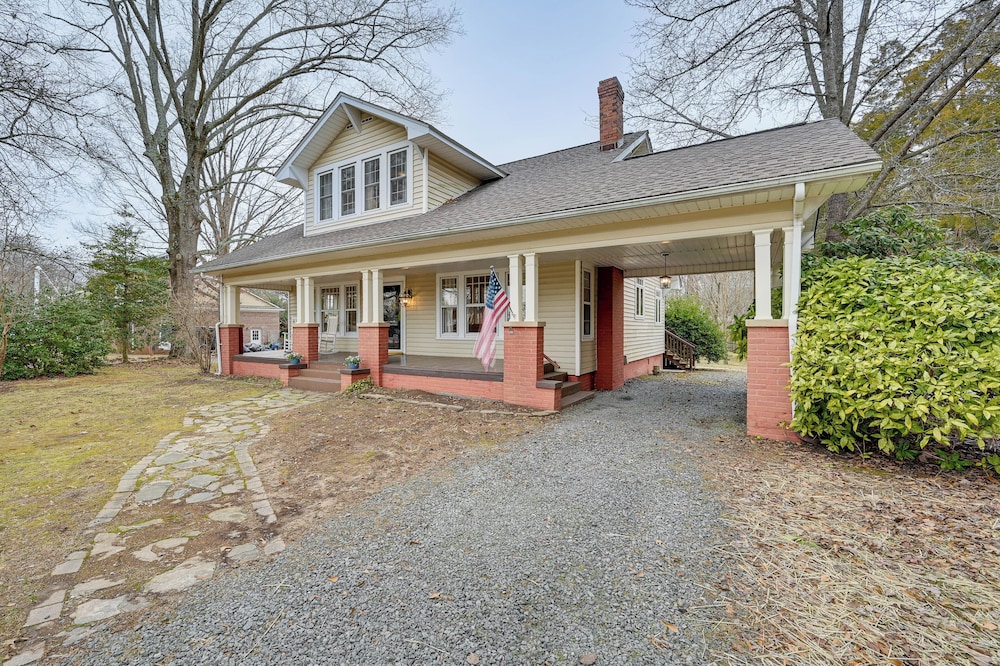 Spacious Salem-winston Home W/ Deck! - Lewisville, NC