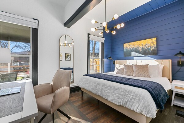 Old Town Retreat W/ Hot Tub Steps From Csu! - Fort Collins, CO