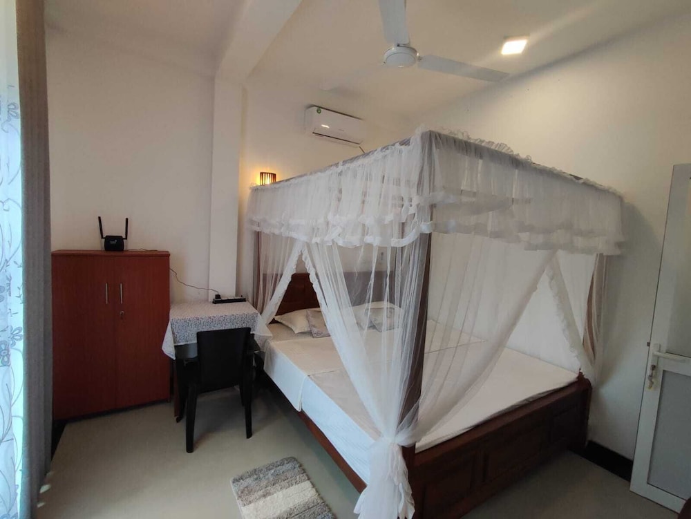 Flower Shade Villa - Mirissa