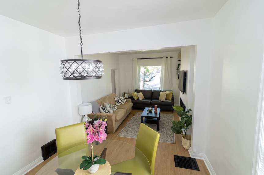 Chic And Stylish 2 Bedroom House In Winnipeg - Winnipeg