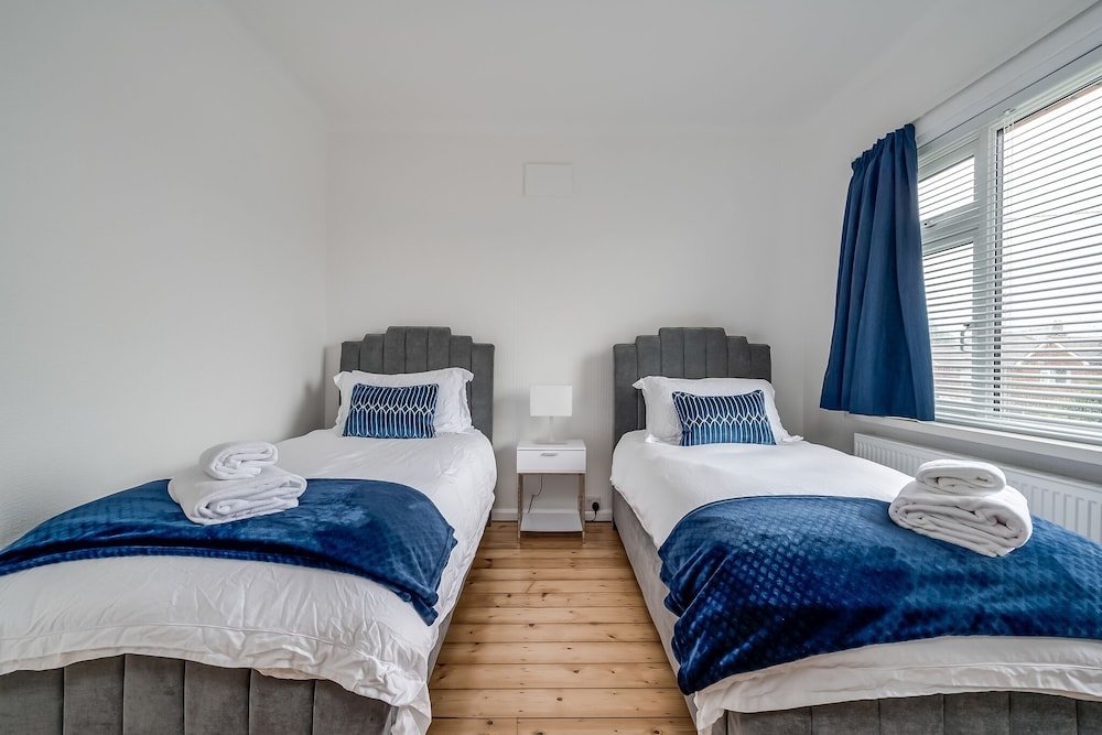 Cavehill View. An Elegant 4 Br House With Parking. Your Perfect Belfast Retreat! - Belfast