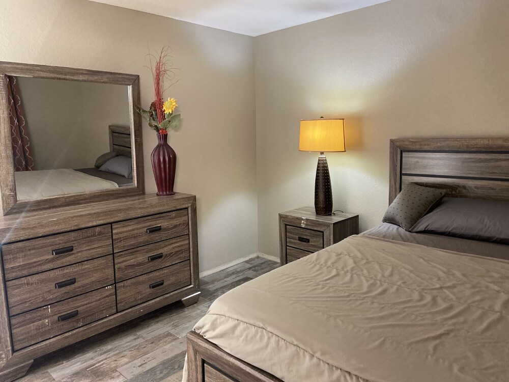 East Las Vegas, Hometown, 12 Minutes Away From The World Famous Las ...