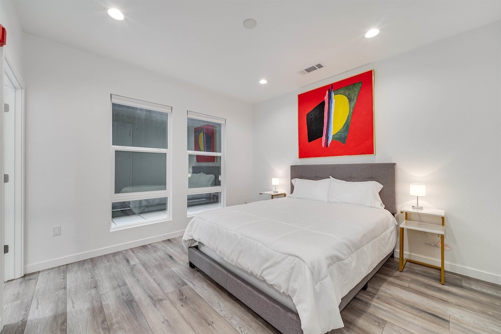 New Luxurious Condo In Downtown Napa - Napa Valley, CA