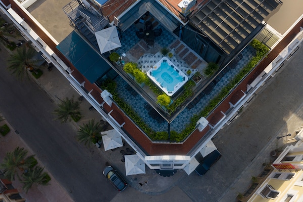 The Secret Halong Hotel - Hạ Long