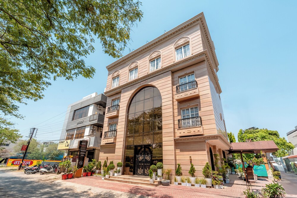 Playsales Scarlet - Indore