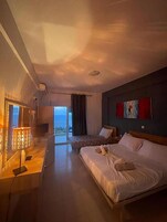 Quarto Triplo, vista para o mar | Quartos insonorizados, Wi-fi grátis, roupa de cama fornecida 