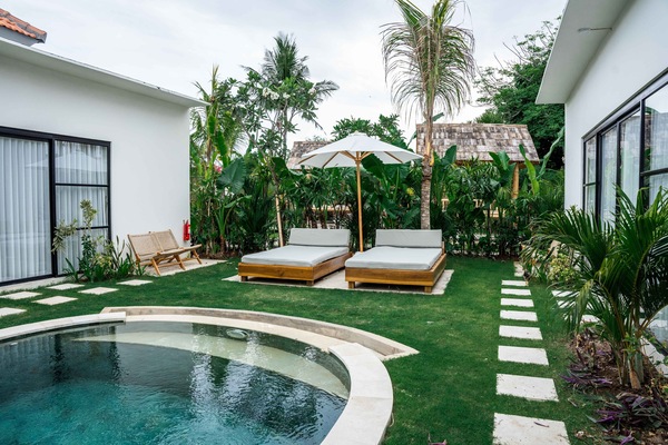 2 piscinas externas