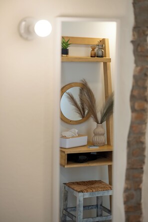 Estúdio Deluxe, varanda, Vista para a cidade | Lençóis de algodão egípcio, roupa de alta qualidade 