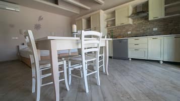 Loft Standard, 1 quarto, 2 casas de banho, junto à piscina | Edredões de penas, camas de colchão pillowtop