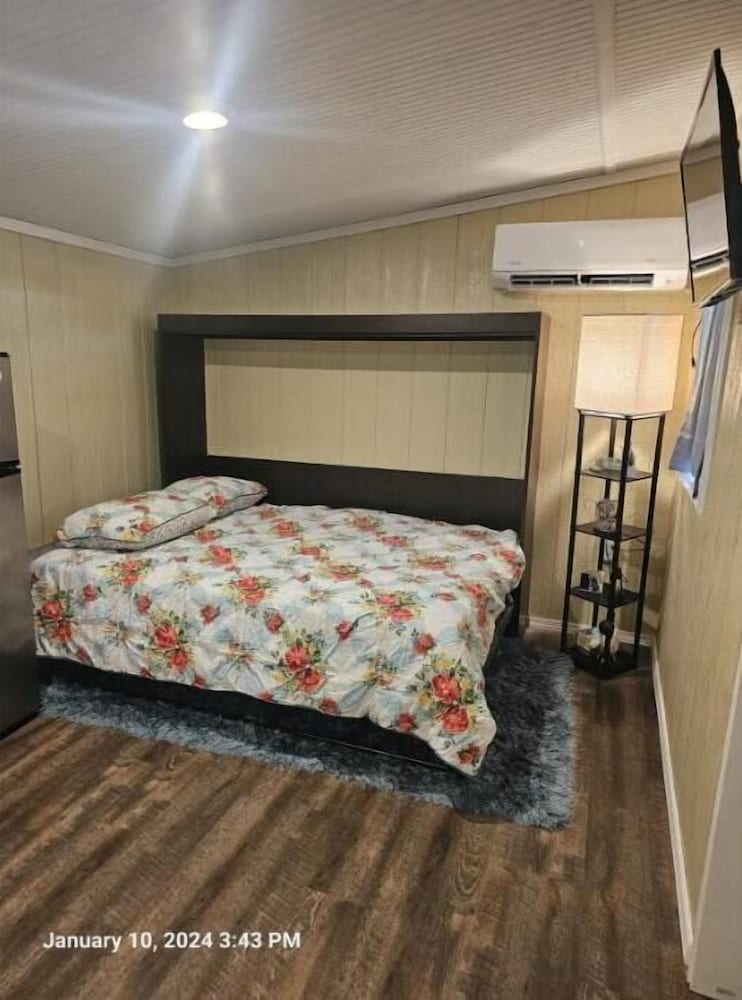 Cottage Slps 4 With 2 Beds, Ice Mach, Washer/dryer,kitchenette,hot Tub, Pets. - Inverness, FL