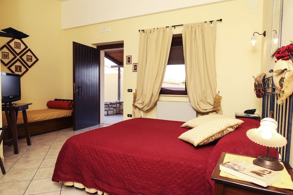 Le Cese, An Old 18th Century Farmhouse Surrounded By Greenery Ideal For Relaxing - Gargano