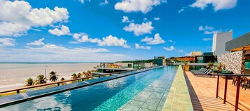 Apartamento Deluxe | Piscina | Piscina exterior
