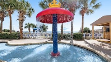 2 piscinas interiores, piscina exterior, espreguiçadeiras