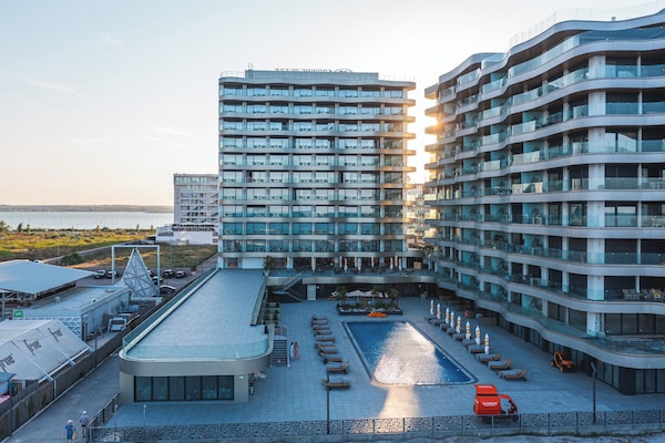 Crowne Plaza Constanta Mamaia Beach By Ihg - Constanța