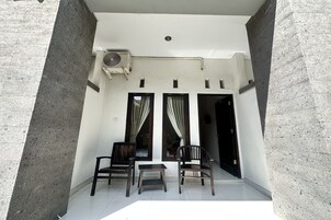 Quarto Duplo Standard | Secretária, Wi-fi grátis, roupa de cama fornecida 