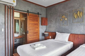 Vila superior, 2 camas de solteiro | 1 quarto, escrivaninha, Wi-Fi de cortesia, roupa de cama