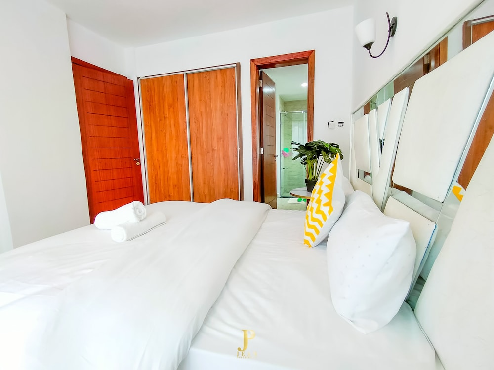 Lux Suites Imagine Luxury Apartments Reviews, Deals & Photos 2026 ...