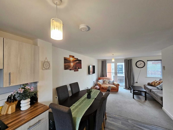 Ipswich - 3 Beds - Sleeps 6 - Private Garden - Ipswich