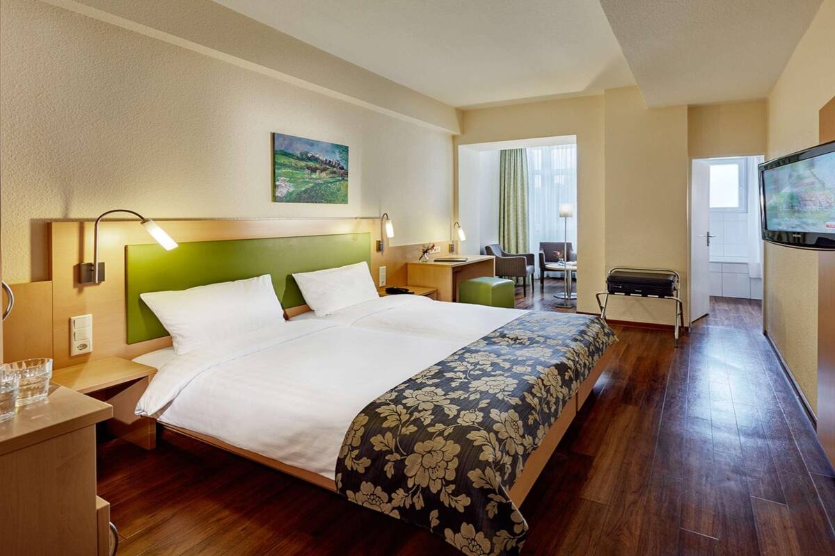 Cofre no quarto, secretária, Wi-fi, roupa de cama fornecida 