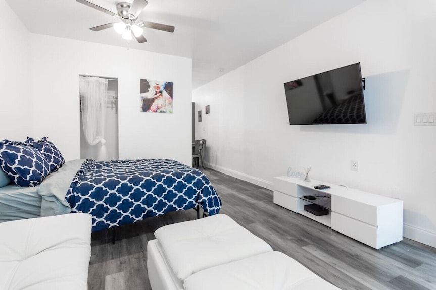 Fresh Ocean Dr, Apt W/2 Queen Beds-steps 2 Beach - South Beach, FL