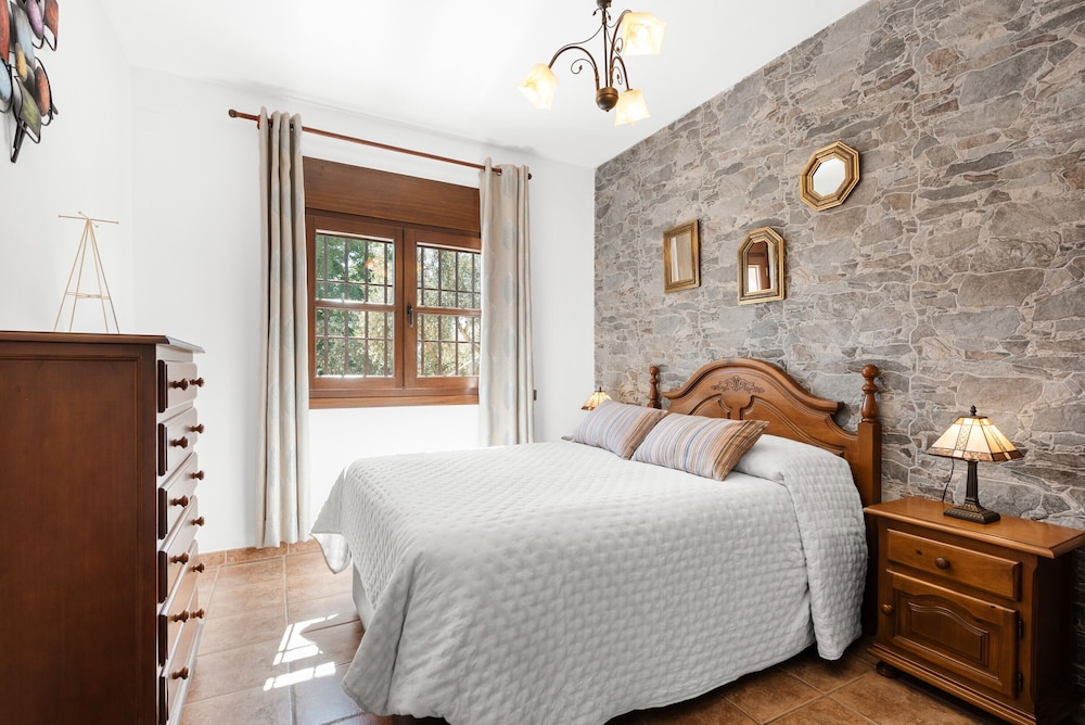 Country House 'Cortijo Era Del Realenguillo' With Mountain View, Wi-fi And Air Conditioning - Antequera