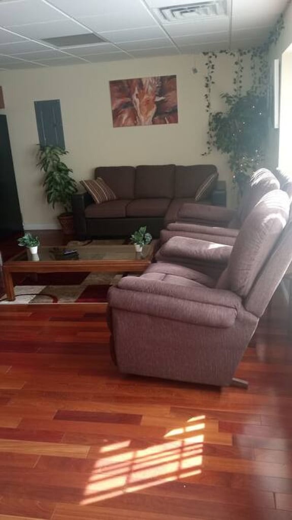 Suite 3 With Free Wifi - Schenectady, NY