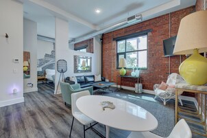 Apartamento de Luxo em Condomínio Fechado | Roupa de alta qualidade, camas de colchão pillowtop 