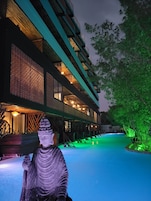2 piscinas externas