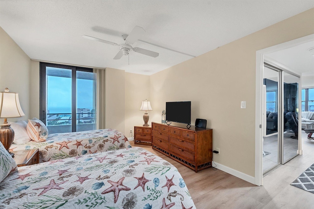 Anchorage Resort 9th Floor 2-bedroom Condo With Balcony- Gulf View! Pool/beach - Siesta Key, FL