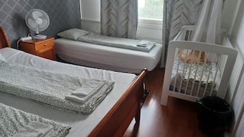 Cortinas blackout, ferros/tábuas de passar roupa