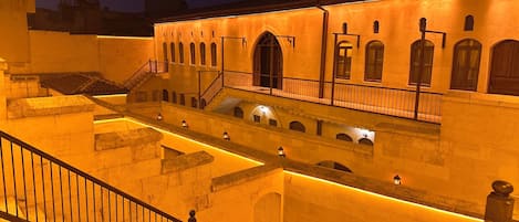 Roupas de cama premium, frigobar, individualmente decorados