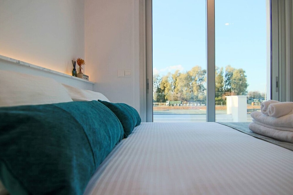 Phaedrus Living: Seaside Deluxe Flat Harbour 107 - Chypre