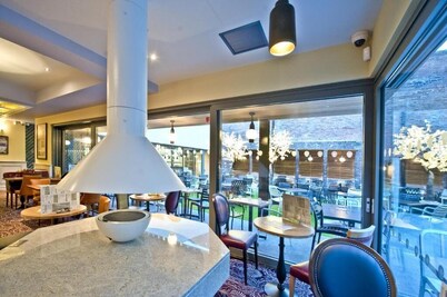 Red Lion Hotel By JD Wetherspoon