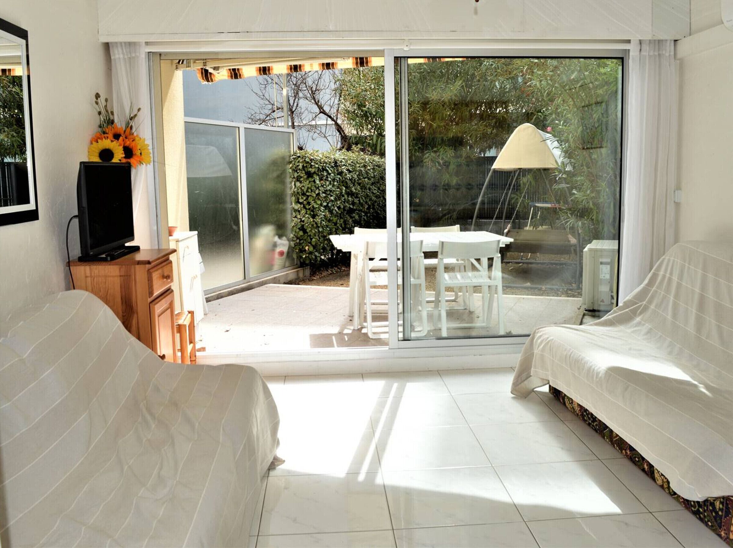 Beachfront Studio With Terrace, Pool, And Air Conditioning - Cavalaire-sur-Mer